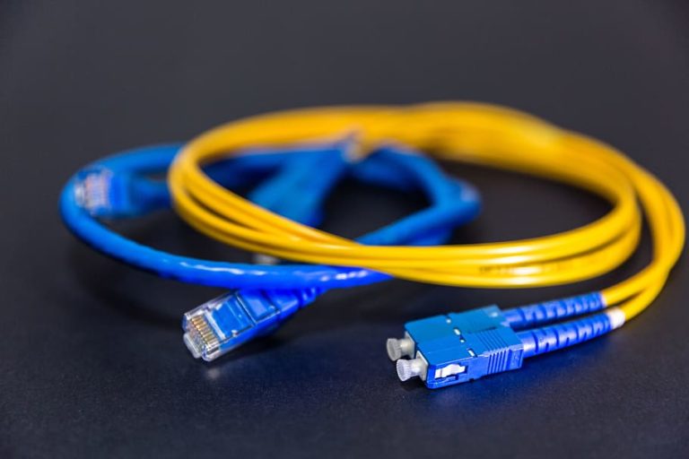 Diferencias entre la fibra monomodo y la fibra multimodo. - SmythSys IT ... Diferencias entre la fibra monomodo y la fibra multimodo. - SmythSys IT ...